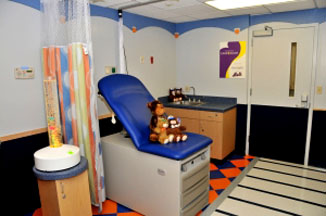 Mets players visited New York Hospital Queens of Flushing | Queens Latino