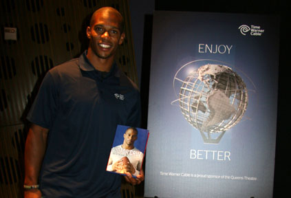 Víctor Cruz saca libro sobre su vida antes de ser jugador de fútbol ...