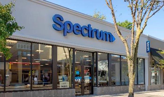 New Queens Spectrum Store Opens in Forest Hills | Queens Latino