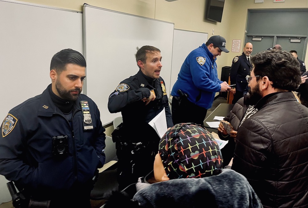 ‘La ciudad no hace nada’ | Queens Latino