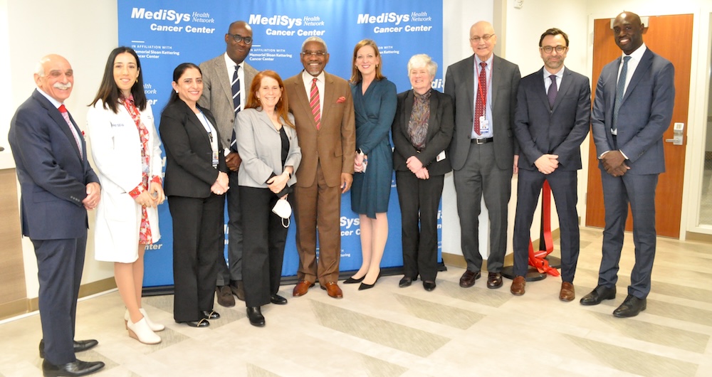 Jamaica Hospital inaugura Centro contra el Cáncer | Queens Latino