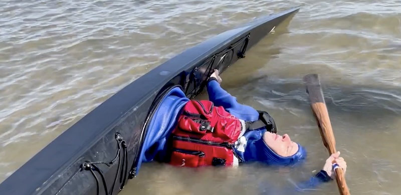 How to Roll a Kayak | Queens Latino