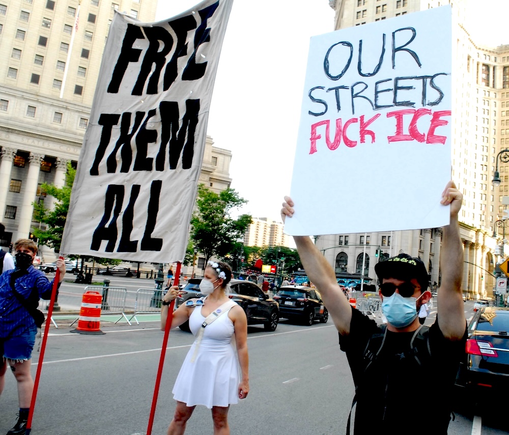‘ICE fuera de nuestras calles’ | Queens Latino